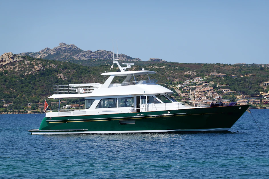 FRIVOLOUS Yacht for Sale | 76' 3" (23.26m) 2019 Hunt Yachts | N&J