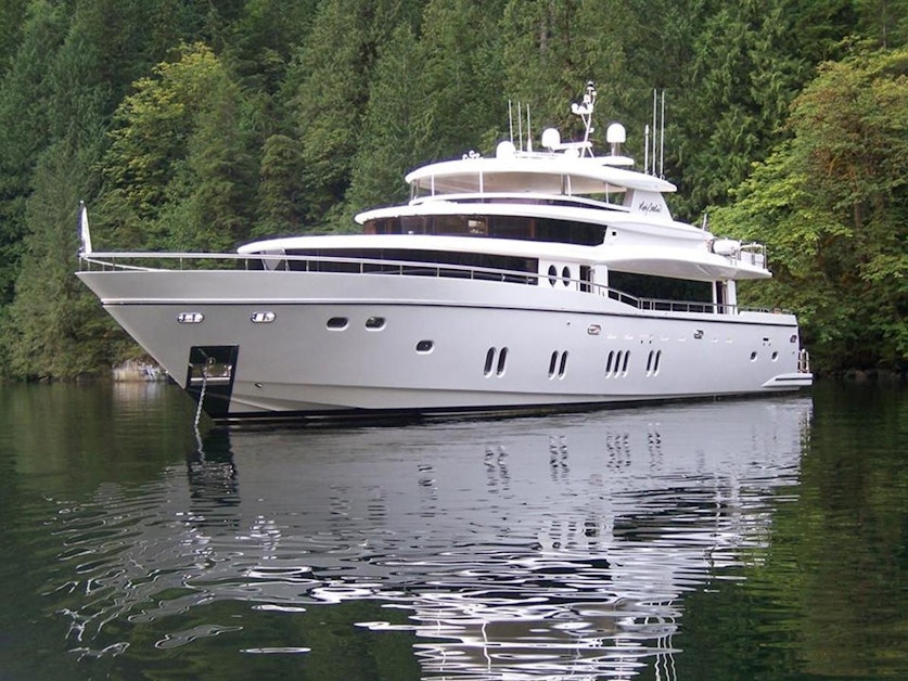 JOHNSON 110 FLYBRIDGE Yacht for Charter | 110' (33.53m) 2025 5 Cabins ...