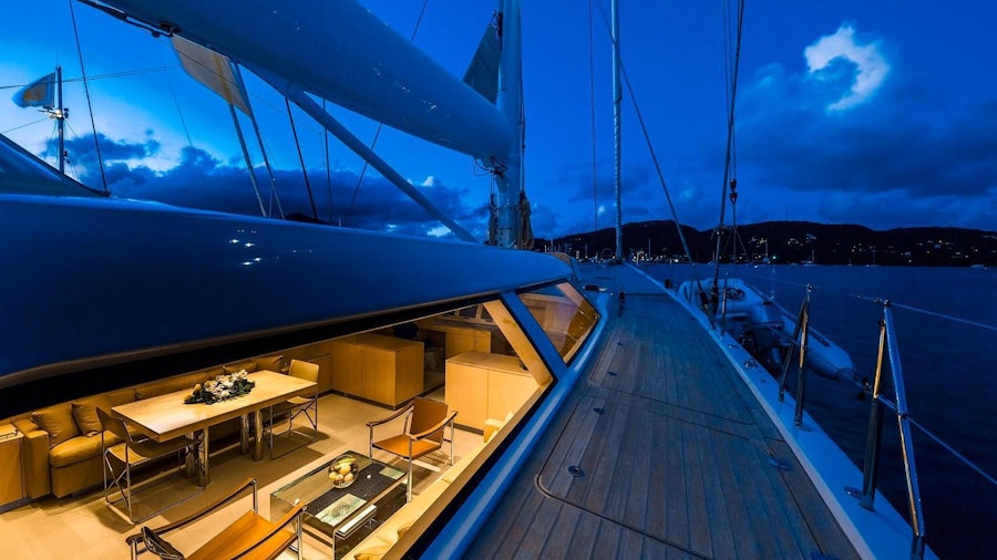 SPIIP Yacht for Sale | 112 ROYAL HUISMAN 2000