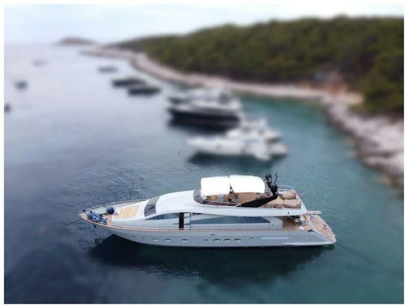 MONKEY BUSINESS Yacht for Sale | 91' 11