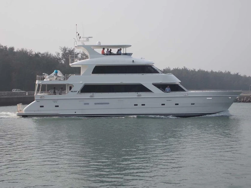 LORETTA Yacht for Sale in Stuart | 87' 2" (26.57m) 2020 President | N&J