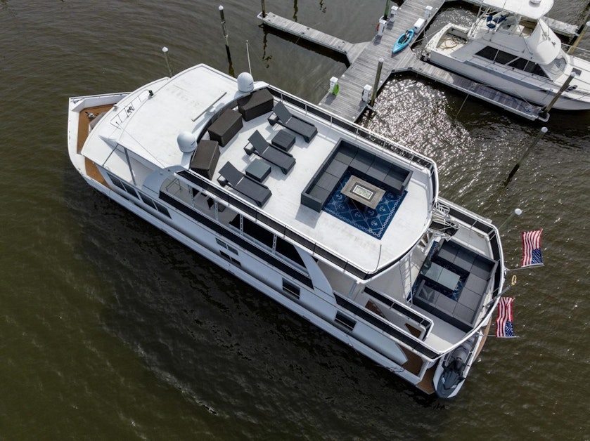 KNOT TIDE DOWN Yacht for Sale in Monmouth Beach | 82' (24.99m) 2008 Fantasy | N&J