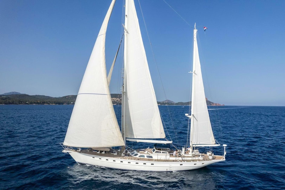 ALTAIR Yacht for Sale in Saint Raphael | 82' (25m) 1987 Van Dam ...