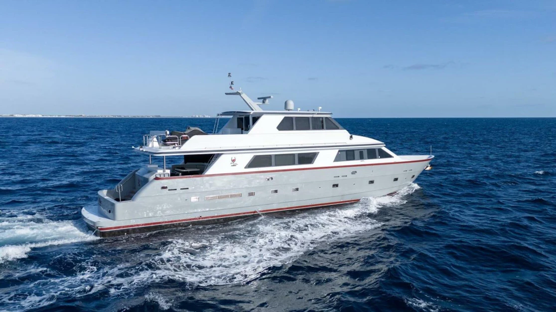 UN WINE Yacht for Sale in Fort Lauderdale | 90' 5" (27.56m) 2001 ...