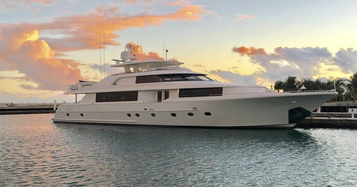 FIRST LIGHT Yacht for Sale in Pompano Beach | 112' (34.14m) 2011 ...