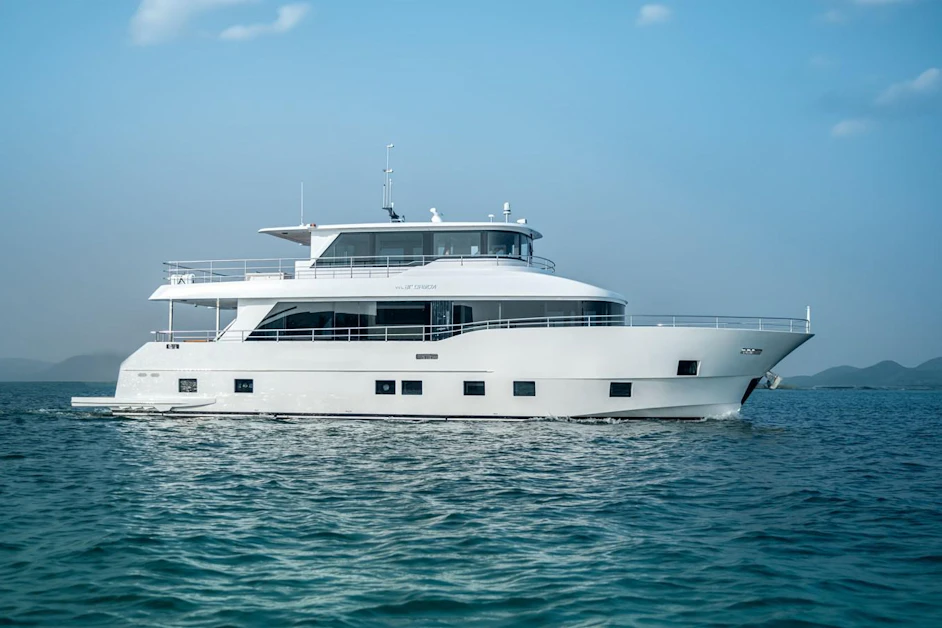 #4 NOMAD 75 SUV Yacht for Sale | 75' (23.11m) 2025 NOMAD | N&J