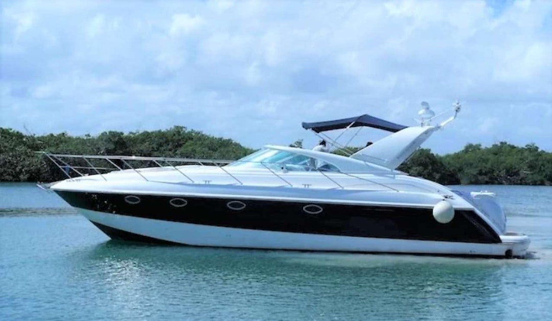 JODI Yacht for Charter | 43' (13m) 2001 1 Cabins Fairline, U.K. | N&J