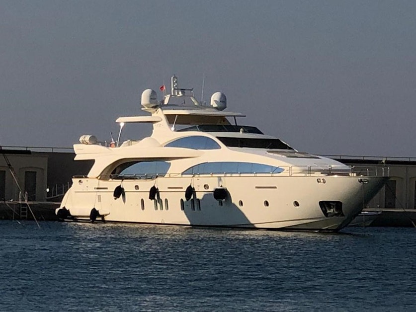 MOMENTO. 2006 AZIMUT 116 @ Yacht for Sale in Italy | 116' (35.53m) 2006 ...