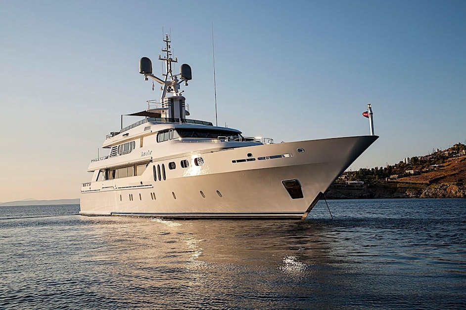 INVADER Yacht for Sale in Greece | 163' (49.9m) 2000 CODECASA | N&J